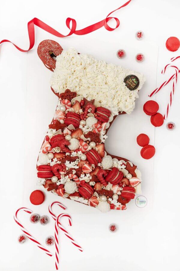 STOCKING CAKE (UP TO 20 SERVINGS) - Frudeco Miami