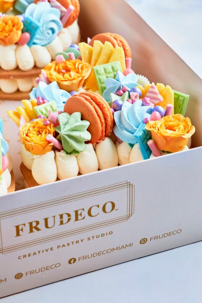 4 IN A BOX VERTICAL - Numbers up to 20 servings (19"x14") - Frudeco Miami